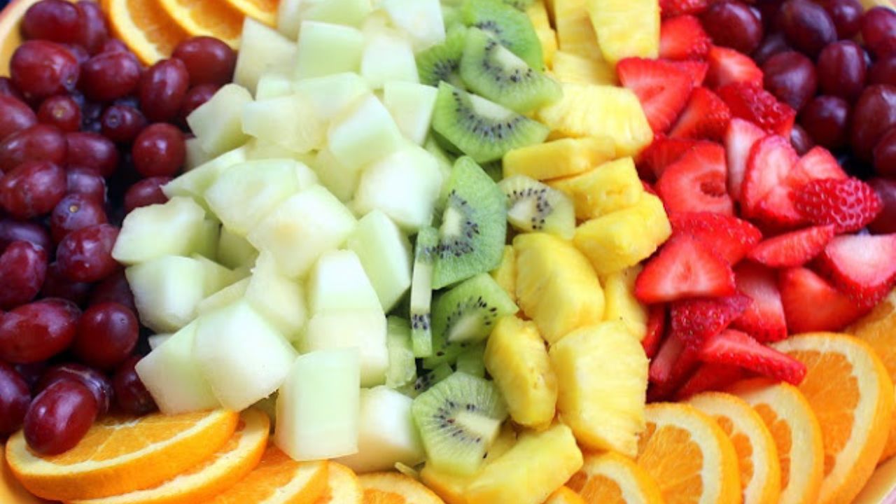 How To Make A Fruit Tray That Will Wow Your Guests. - My Family Pride